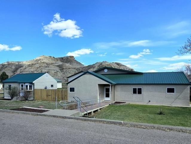 419 and 415 S Rosser Ave, Glendive, MT 59330