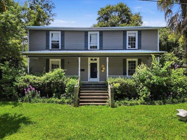 419 Academy St, Laurens, SC 29360