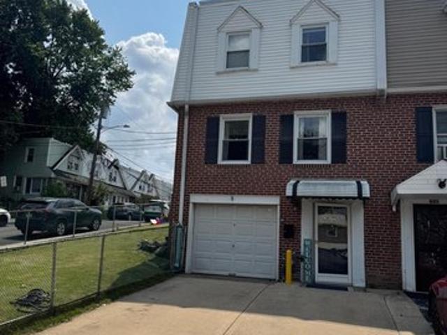 419 Arlington Ave, Upper Darby, PA 19082