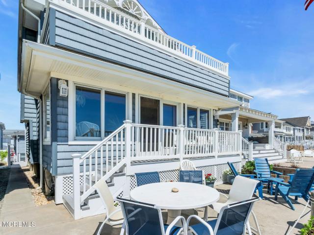 419 Beachfront