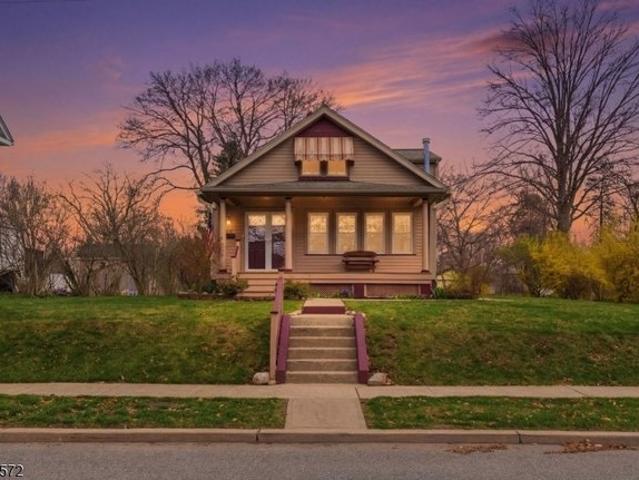419 Greenwich St, Belvidere, NJ 07823