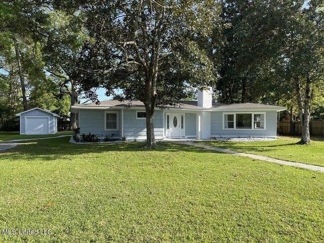 419 E 2nd St, Long Beach, MS 39560