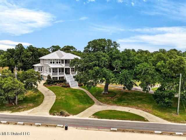 419 E Beach Drive
