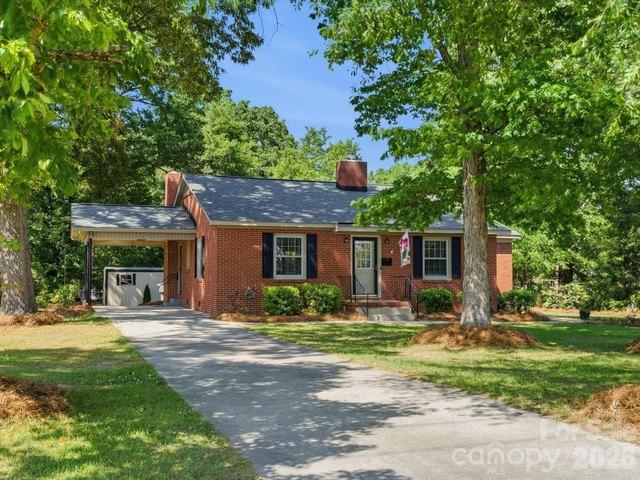 419 Knox St, Clover, SC 29710
