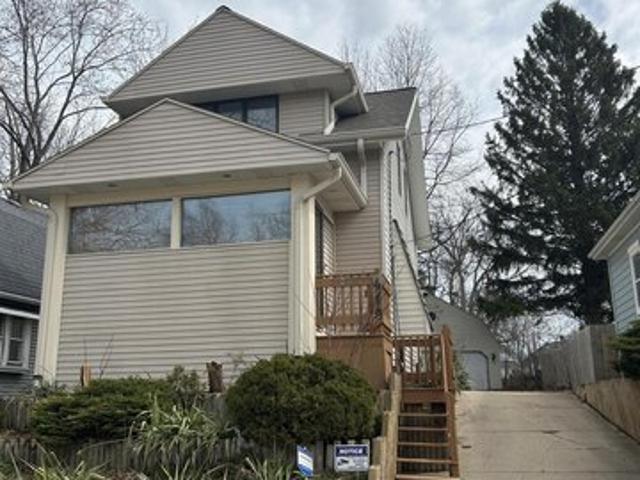 419 Hayes Ave, Racine, WI 53405