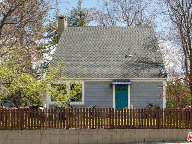 419 Hemlock Dr, Lake Arrowhead, CA 92352