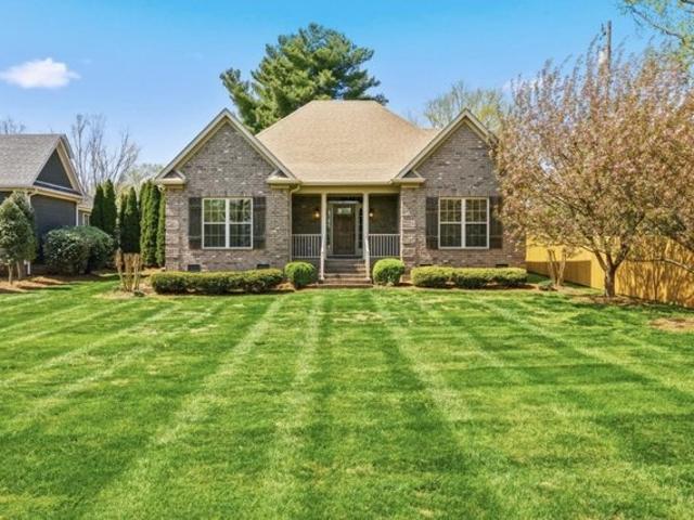 419 Indian Hills Dr, Bowling Green, KY 42103