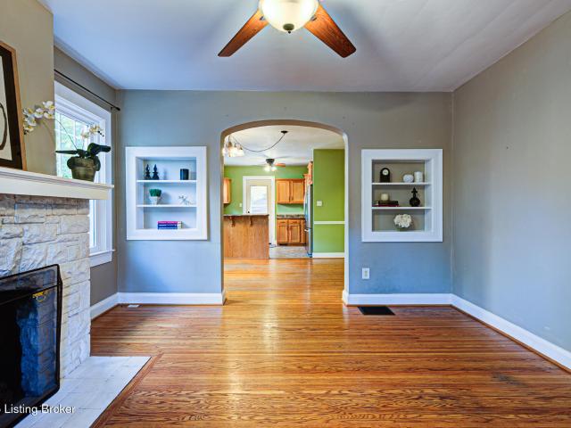 419 Iola Rd