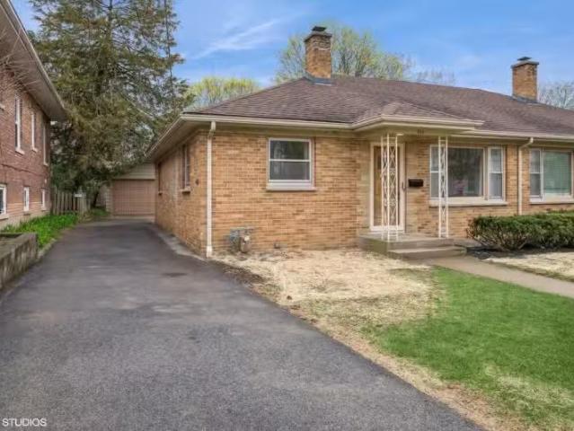 419 June Terrace, Barrington, IL 60010