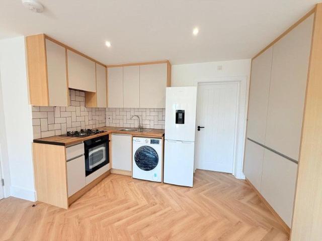 419 London Road, Camberley 1 bedroomProperty for lettings Seymours