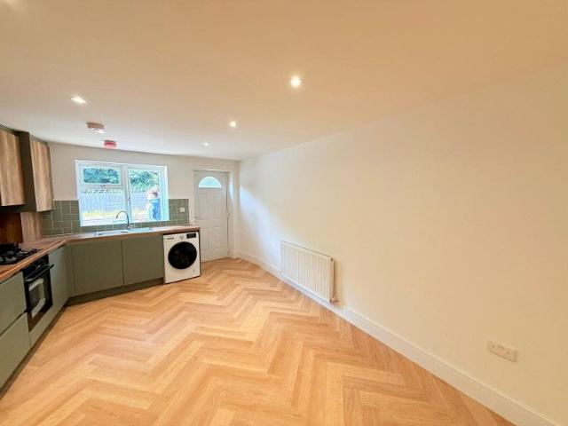 419 London Road, Camberley 1 bedroomProperty for lettings Seymours