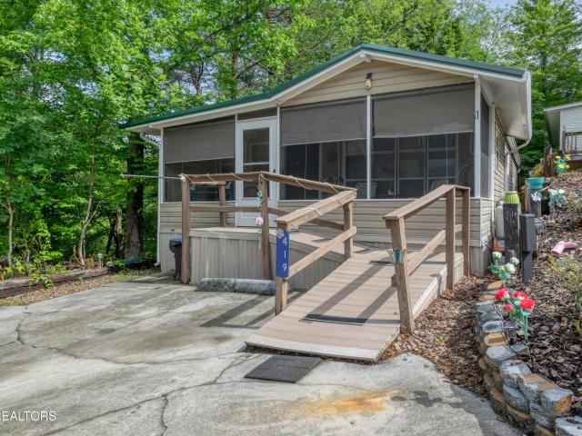 419 Mountain Thrush Drive