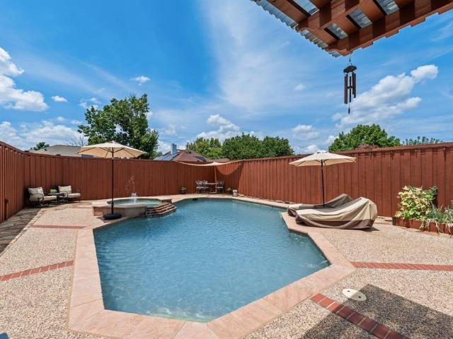 419 N Winding Oaks Drive