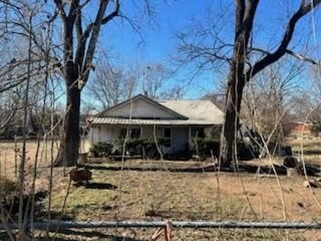 419 N Church St, Everton, MO 65646