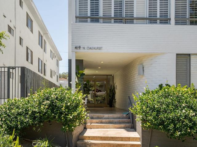 419 N Oakhurst Dr, Unit 102, Beverly Hills, CA 90210 | Compass