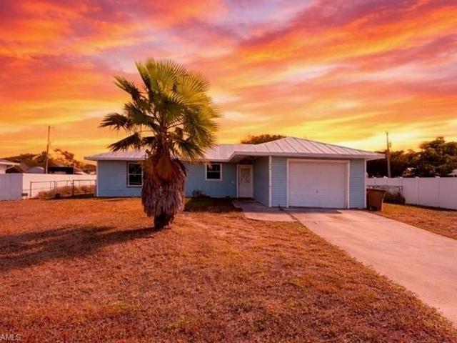 419 NE 16th Pl, Cape Coral, FL 33909