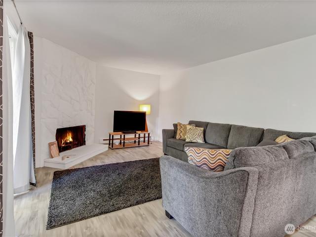 419 S 325th Pl, Unit T7, Federal Way, WA 98003 | MLS #2435 | Compass