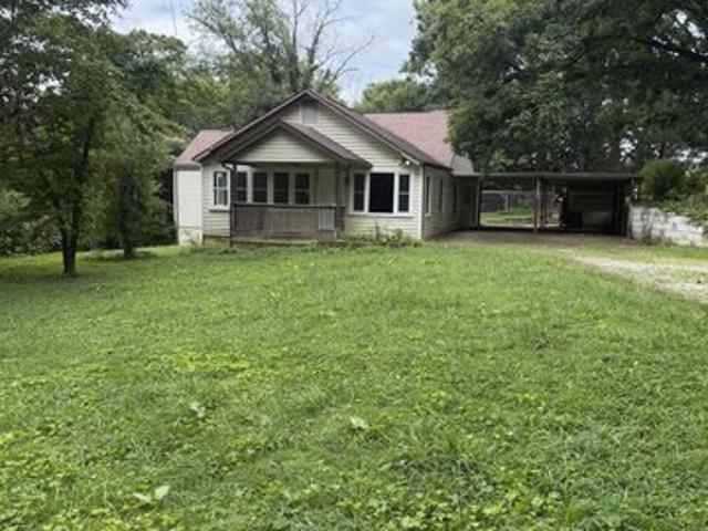 419 S Burchfield Ln, Maryville, TN 37803