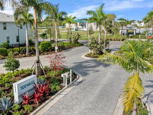 419 Salisbury Cir, Fort Pierce, FL 34982 | MLS #R11165