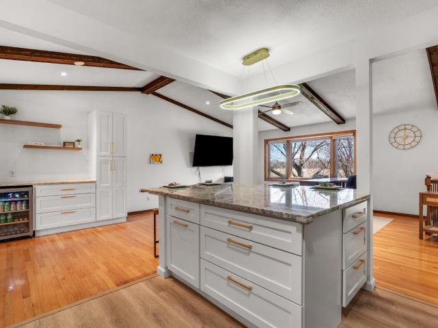 419 Springhill Rd, Vadnais Heights, MN 55127 | MLS #7052 | Compass