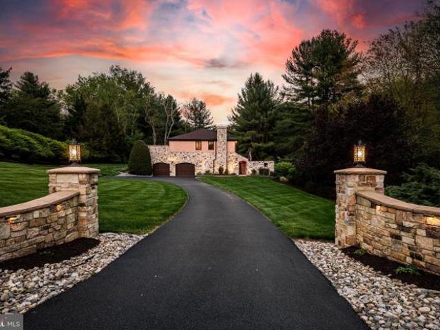 419 Sunset Hollow Rd, West Chester, PA 19380