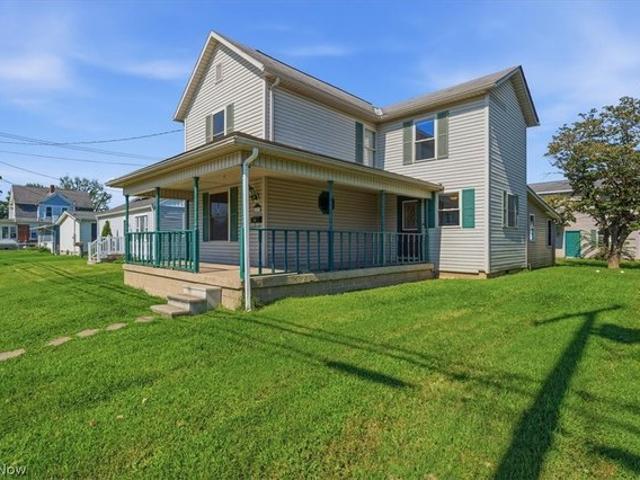 419 Poplar Ave, Williamstown, WV 26187