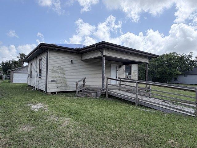 419 W 2nd St, Freeport, TX 77541