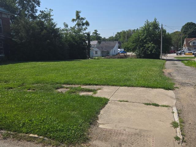 419 W 3rd Street