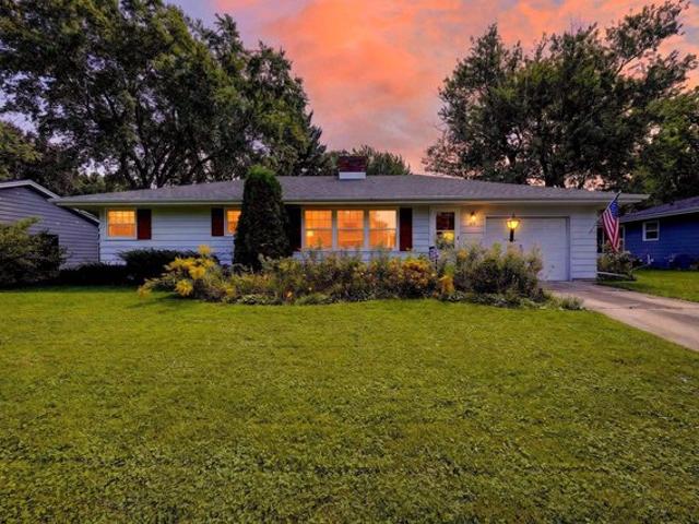 419 W Elm St, Sun Prairie, WI 53590