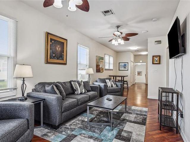 419 W St Bernard Highway