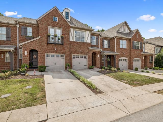 419 Waterbrook Dr
