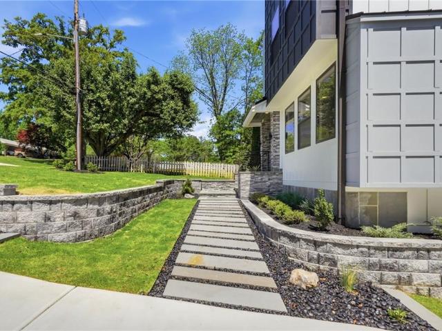 419 Westside Drive
