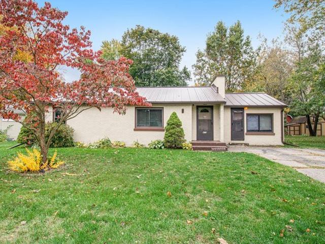 419 Tenth Ave, Three Rivers, MI 49093