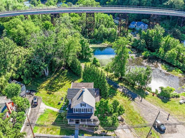 419 Valentine Avenue 2nd Floor