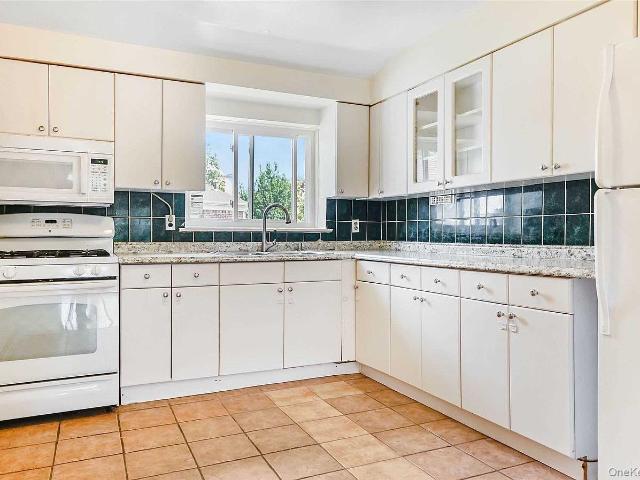41 43 Little Neck Parkway