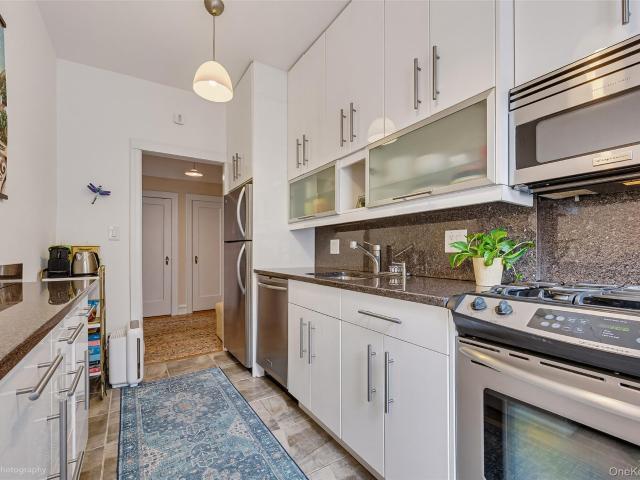 41 42 42nd Street 6A