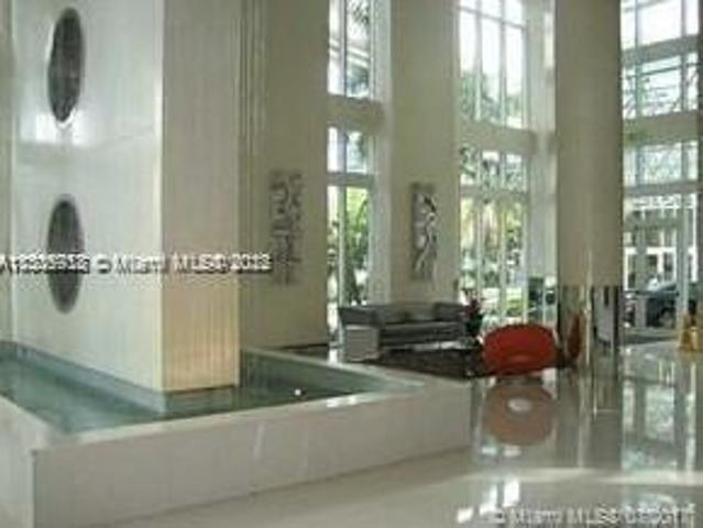 41 5th St SE #2114, Miami, FL 33131