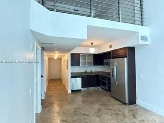 41 5th St SE #808, Miami, FL 33131
