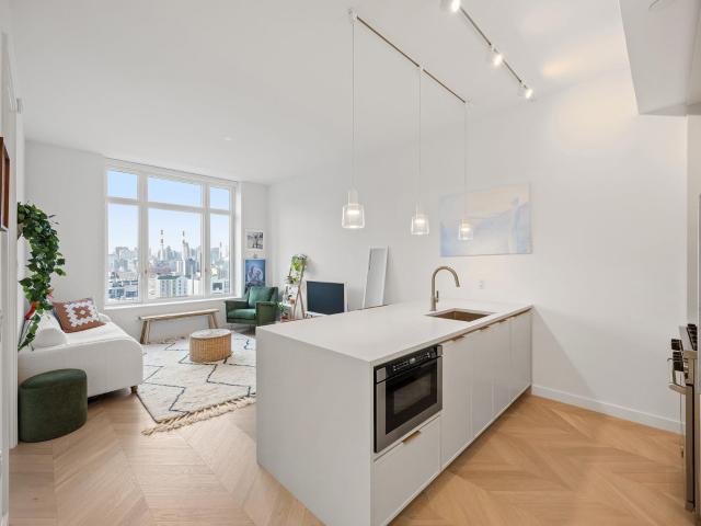 41 05 29th Street, Queens, NY