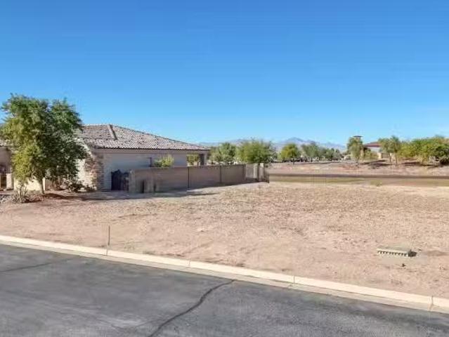 41 Torrey Pines Dr, Mohave Valley, AZ 86440 MLS 022577