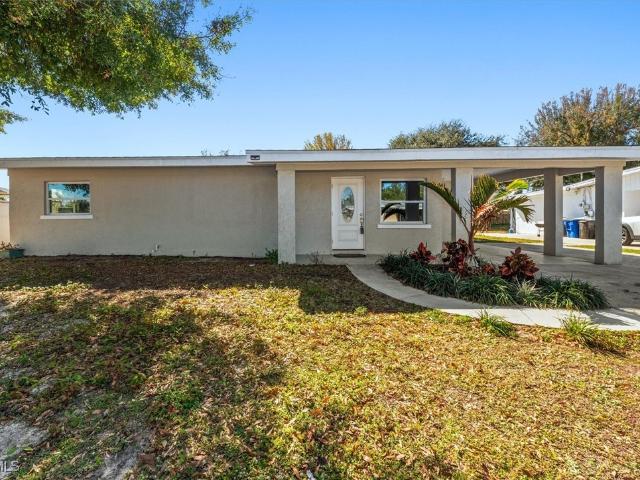 41 Victoria Dr, North Fort Myers, FL 33917 | MLS #2026005 | Compass