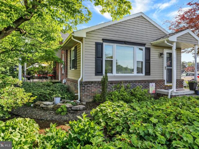 41 W College Avenue