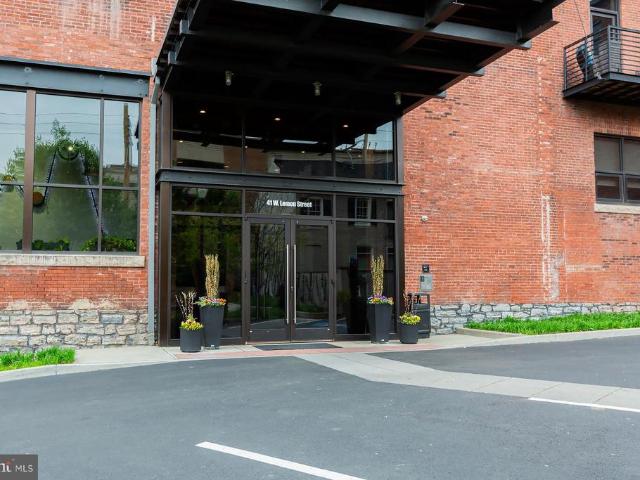 41 W Lemon Street # 206