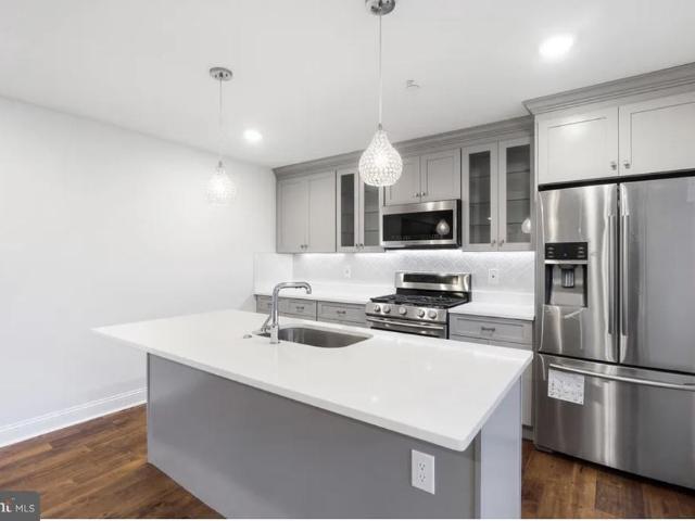 41 W Wildey Street # 1