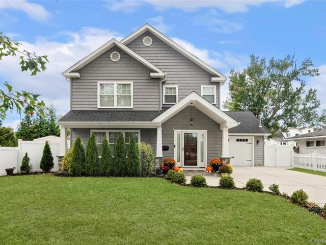41 Weidner Ave, Oceanside, NY 11572