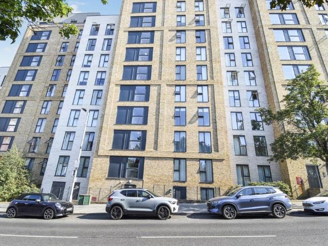 41 Wellington Street Woolwich SE18 1 bed flat to rent £1,750 pcm £404 pw