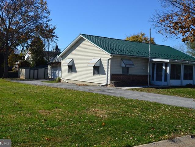 41 Westview Dr, Taneytown, MD 21787