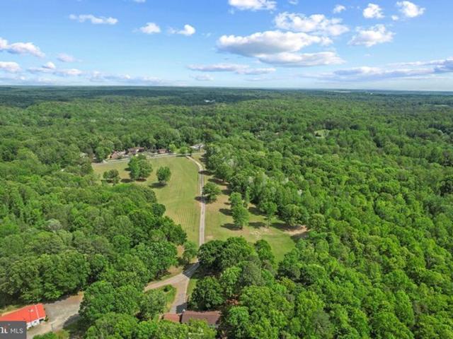 41 Wood Landing Rd, Fredericksburg, VA 22405