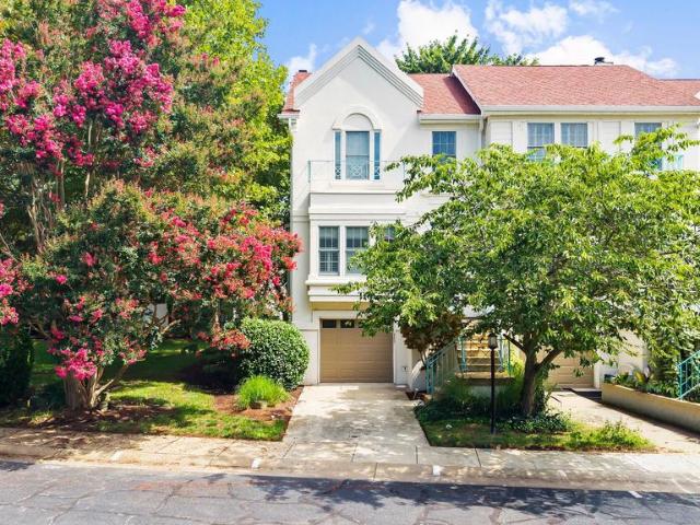 41 A Queen Catherine Court