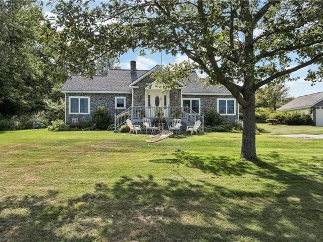 41 Abbott Hill Rd, West Paris, ME 04289